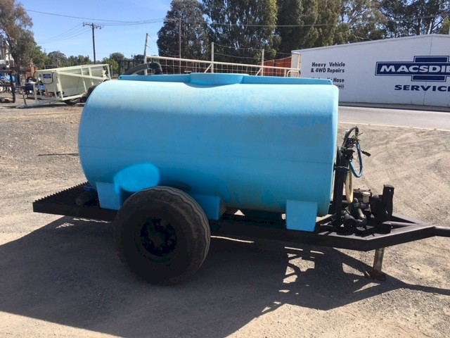 Lot 40 - S/H Tank Trailer with 2700L Poly Tank | AuctionsPlus