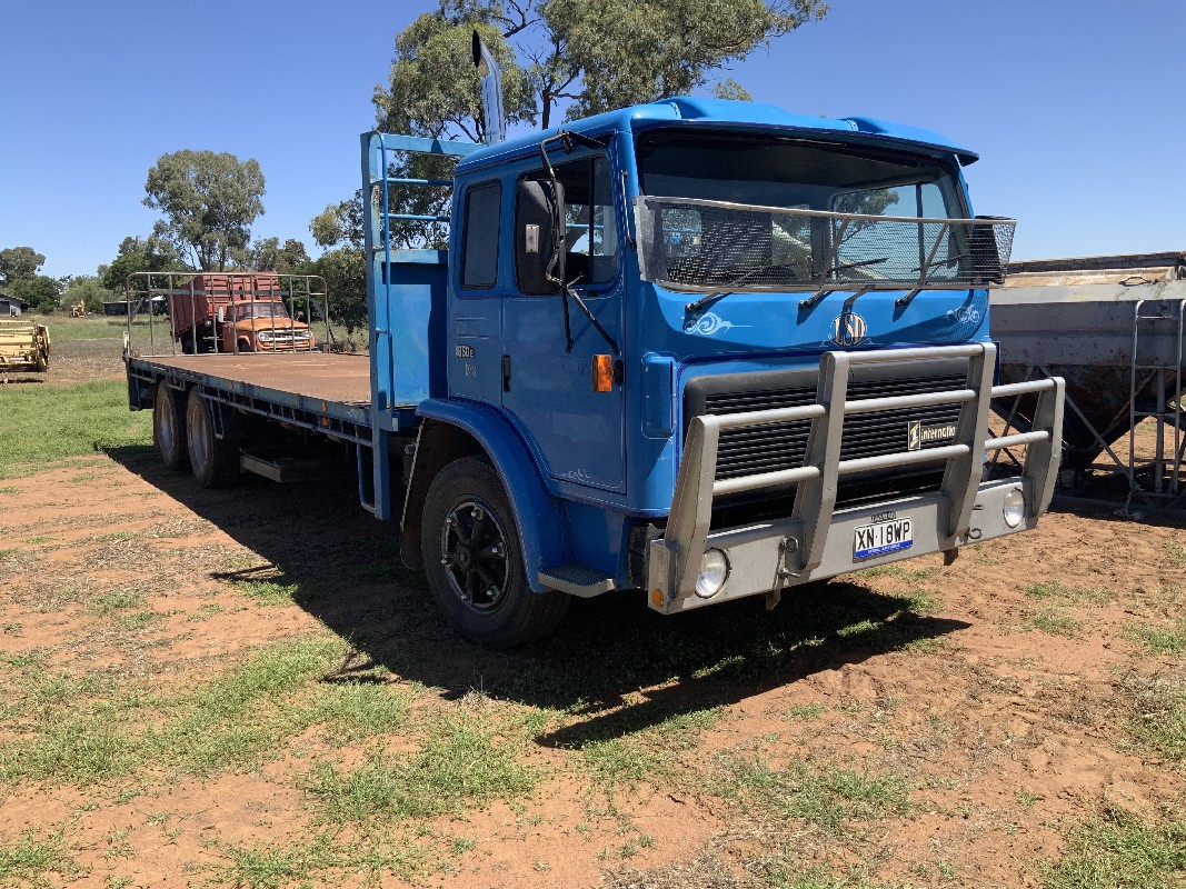 Lot 22 - IH Acco 1850E 93 model | AuctionsPlus