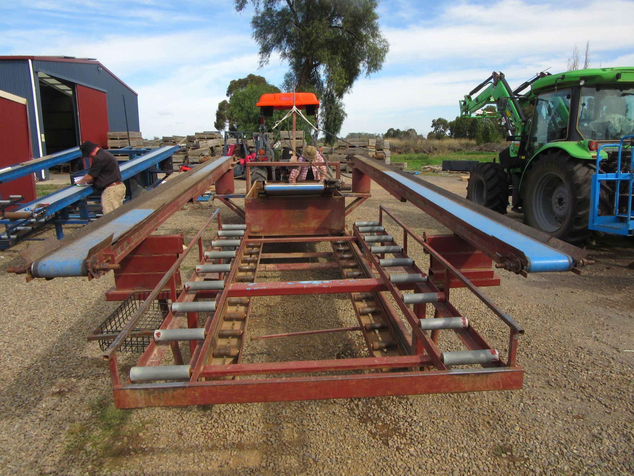 Lot 116 - Vegetable Picking Conveyor | AuctionsPlus