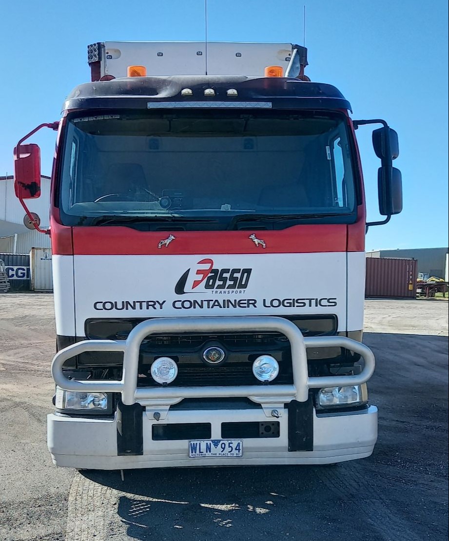 Lot 14 - 2006 Mack Quantum 410 Prime Mover | AuctionsPlus