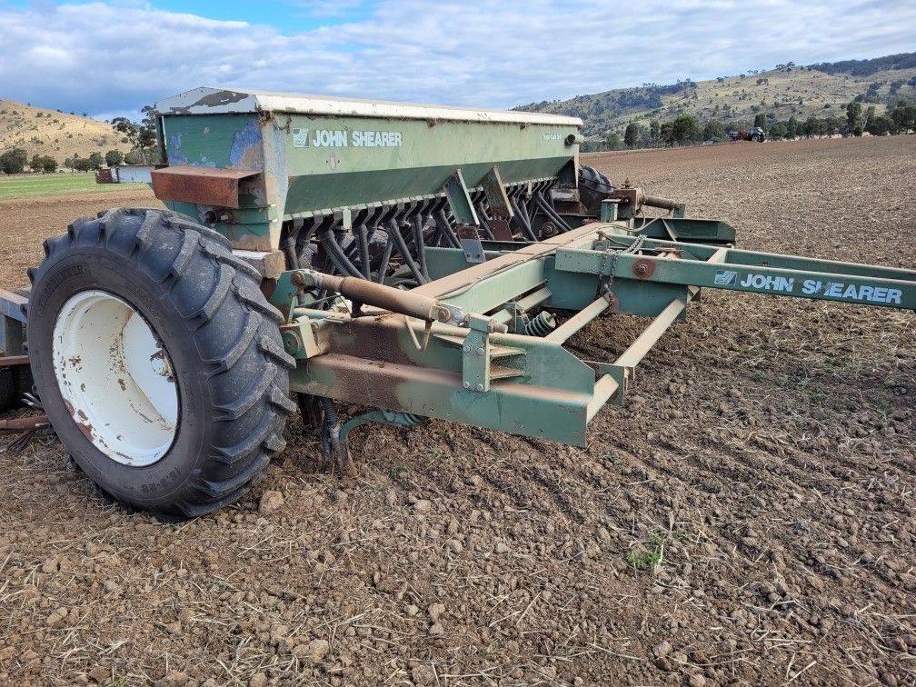 Lot 29 - Shearer 27-TCD Deep Banding Combine | AuctionsPlus