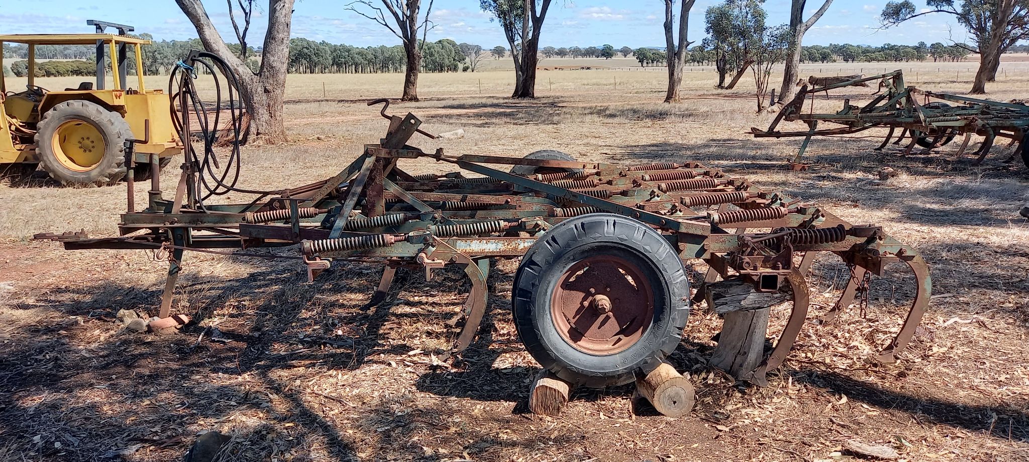 Lot 42 - John Shearer Level Lift Scarifier | AuctionsPlus