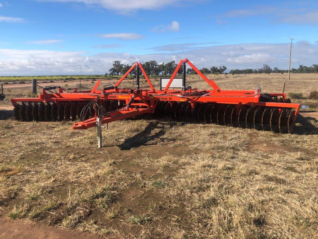 Lot 5 - 28 Series Ennor 88 Disc Plate Plough | AuctionsPlus