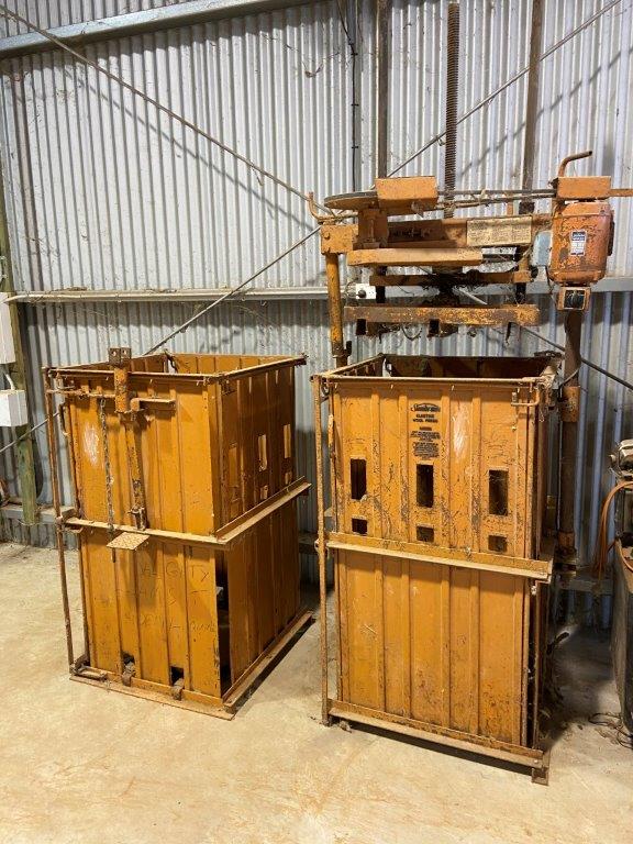 Lot 53 - Sunbeam Electric Woolpress | AuctionsPlus