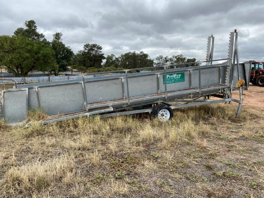 Lot 56 - Proway Adjustable Sheep Loading Race | AuctionsPlus