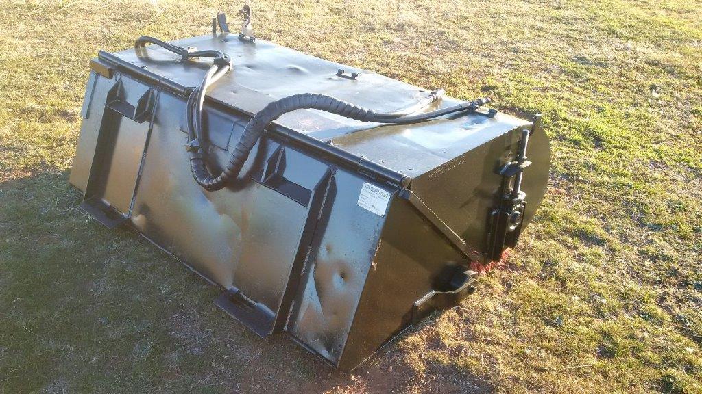 Lot 7 - Hydrapower hydraulic sweeper for skid steer | AuctionsPlus