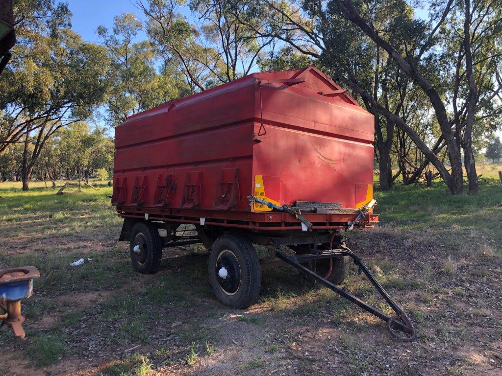 LOT 30 - Freighter dog trailer | AuctionsPlus