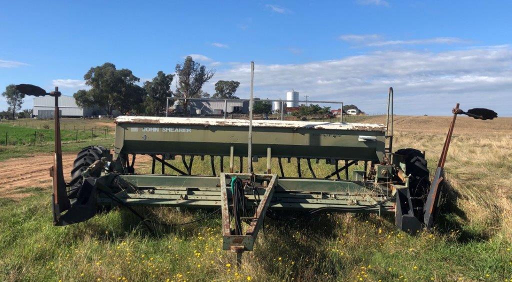 Lot 10 - John Shearer Combine, 27 Row | AuctionsPlus