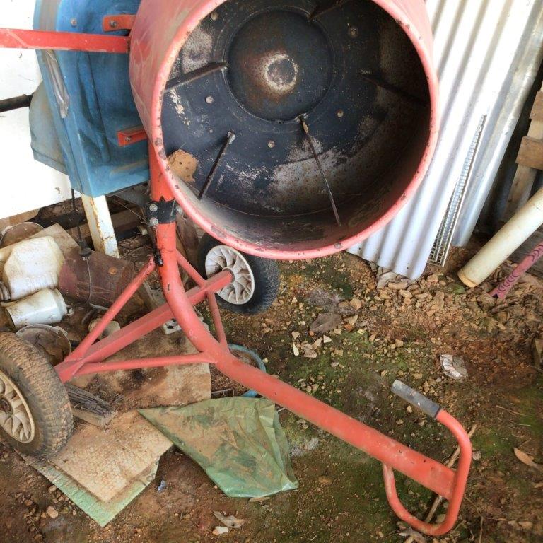 Lot 104 - Cement Mixer | AuctionsPlus