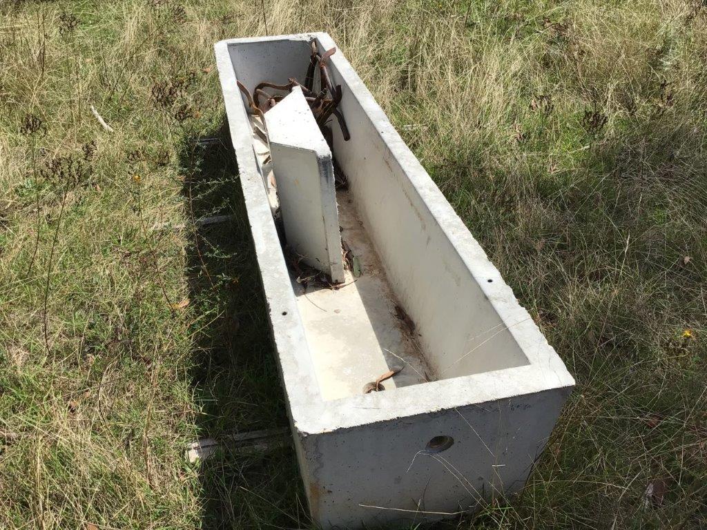 Lot 117 - Long Concrete Trough | AuctionsPlus