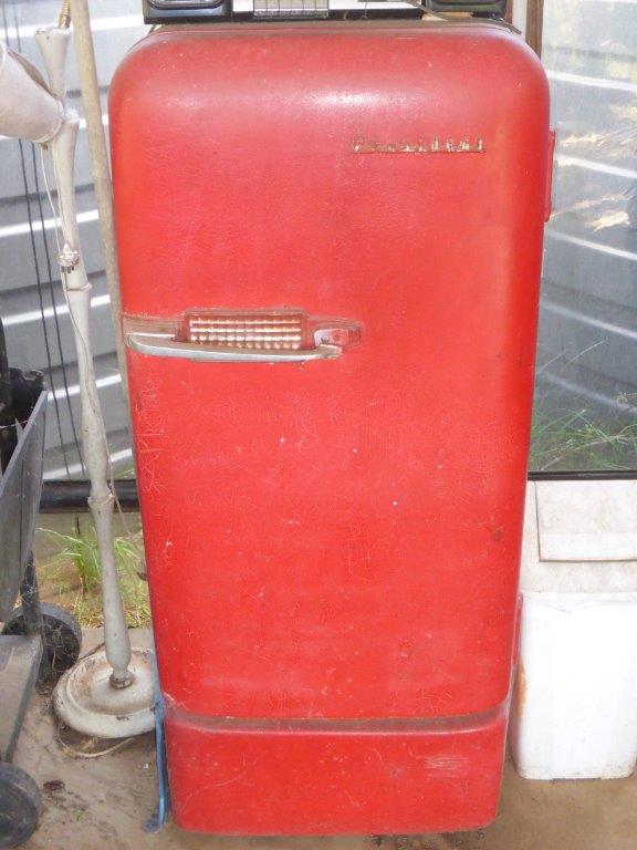 Lot 140 - Retro Fridge, 'President' Brand | AuctionsPlus