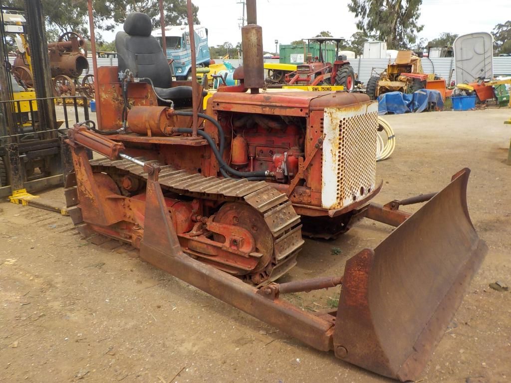 Lot 10 - International Bulldozer | AuctionsPlus