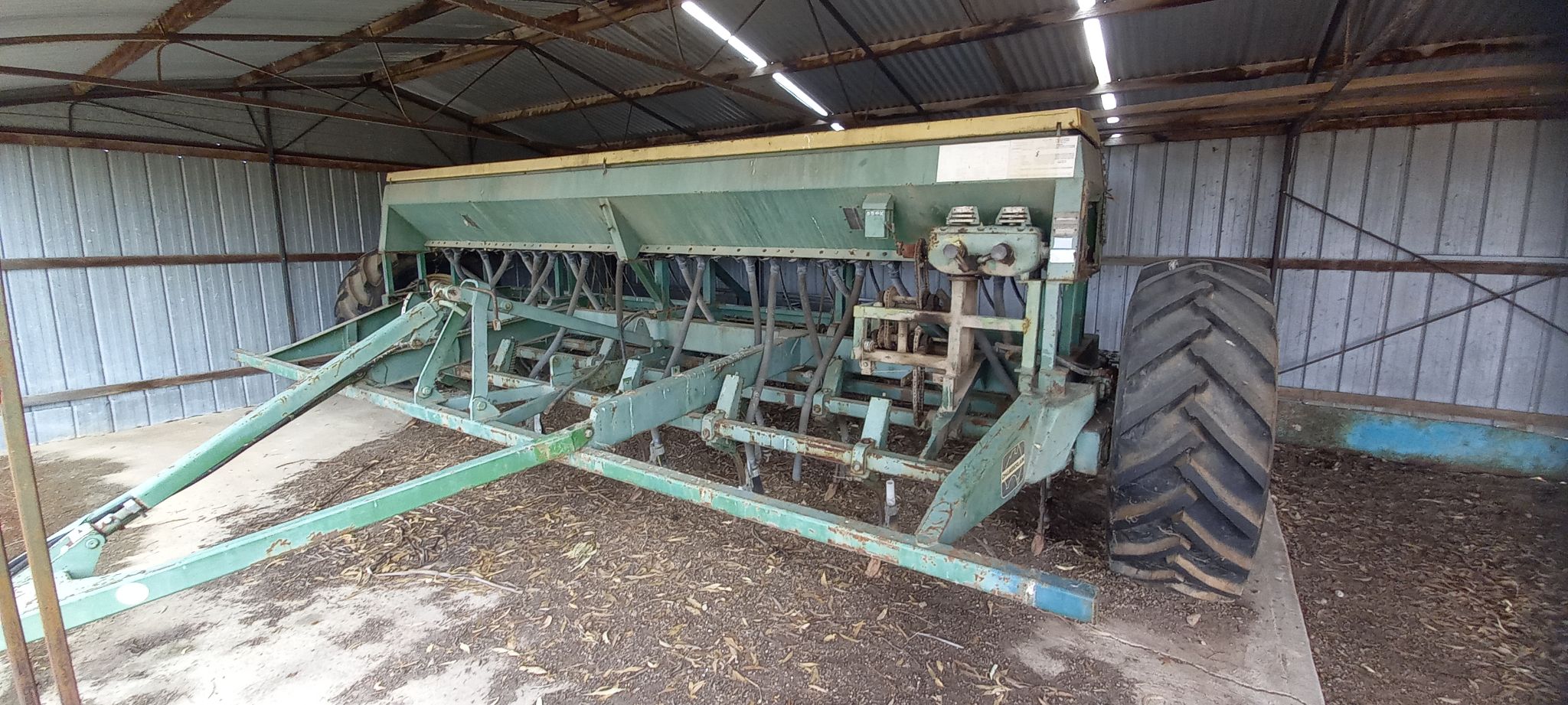 Lot 27 - Chamberlain Combine | AuctionsPlus
