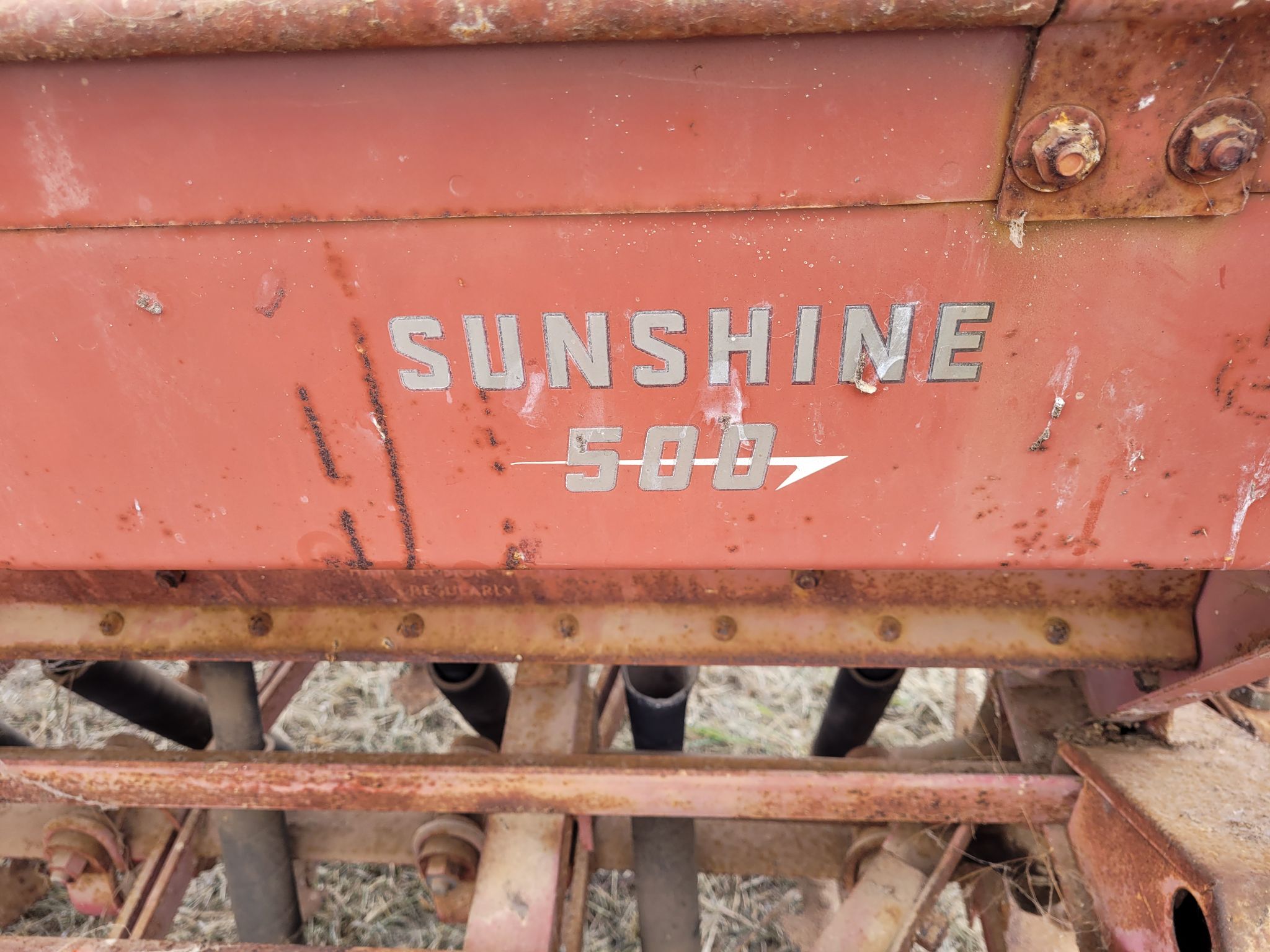 Lot 30 - Sunshine MF-500 Combine | AuctionsPlus