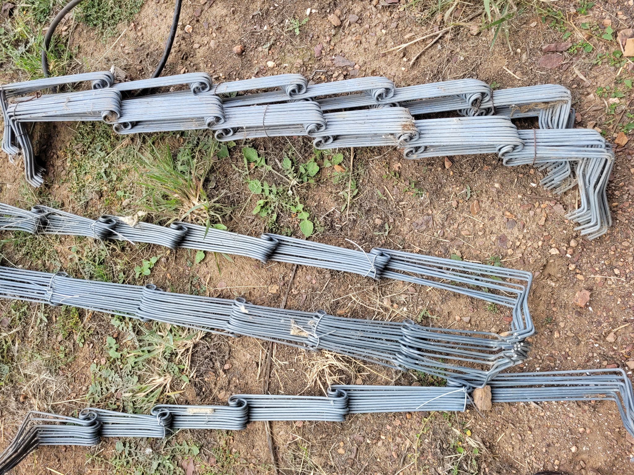 Lot 141 - 170 x Wire Droppers. | AuctionsPlus