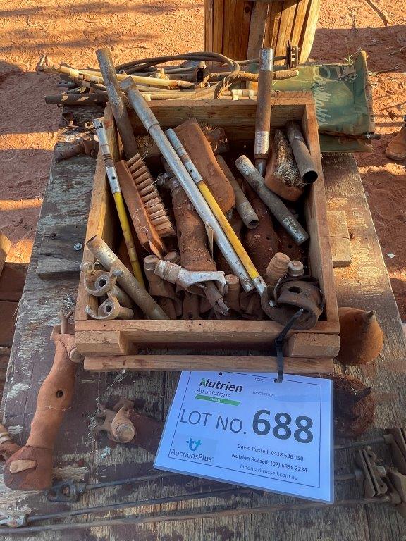 Lot 688 - SHEARING GEAR | AuctionsPlus