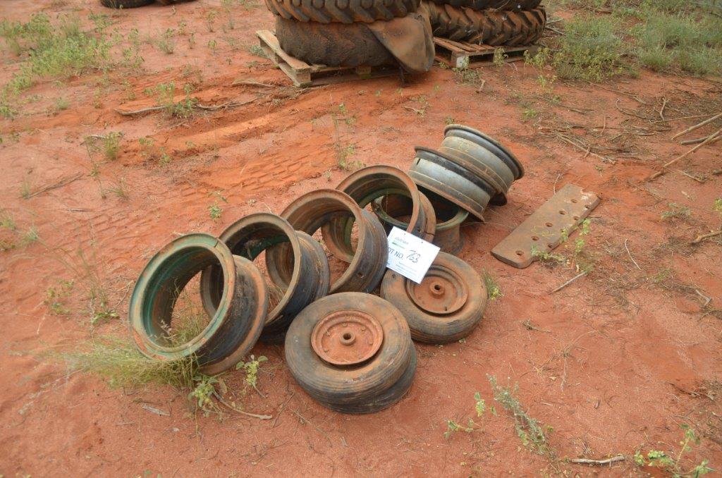 Lot 763 - SPLIT RIMS & BARROW WHEELS | AuctionsPlus