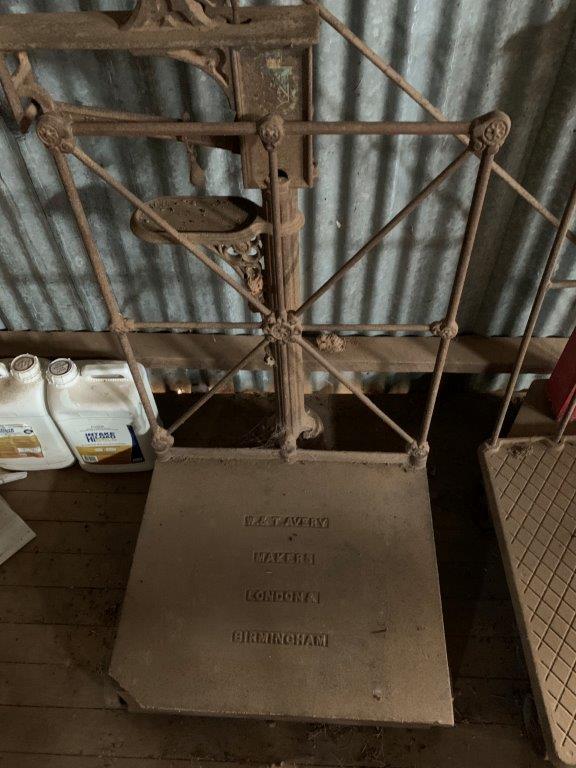 Lot 123 - W & T Avery Wool Scales | AuctionsPlus