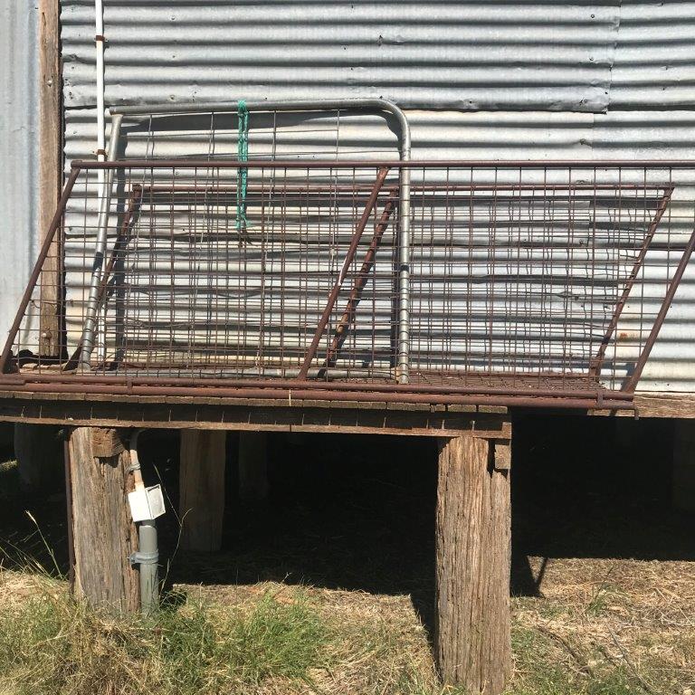 Lot 38 - 2.4m portable sheep ramp | AuctionsPlus