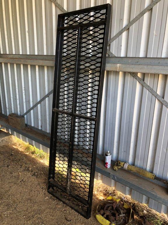 Lot 41 - Cattle weigh platform | AuctionsPlus