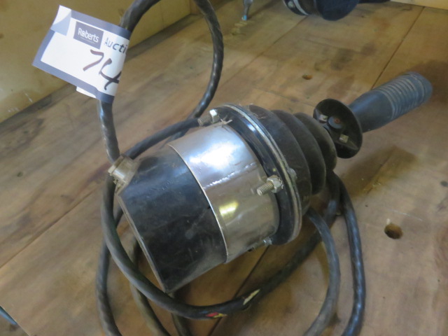 Lot 74 - danfoss electric joy stick | AuctionsPlus