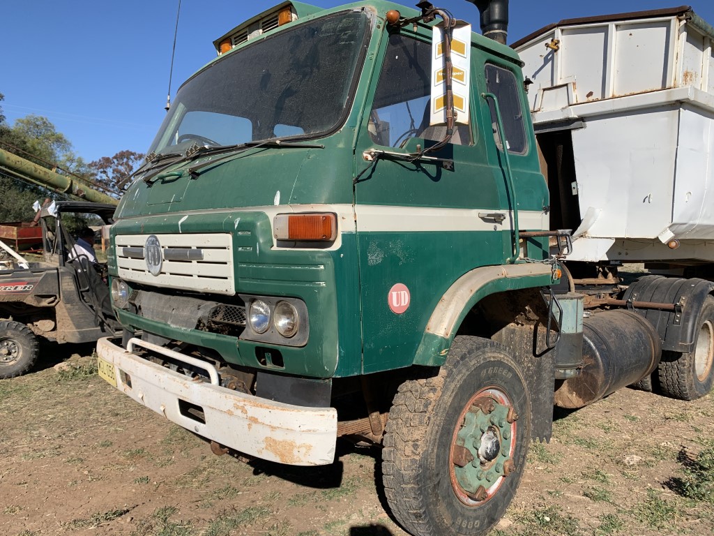 Lot 62 - 1985 UD Prime Mover & TOA Aluminium Trailer | AuctionsPlus