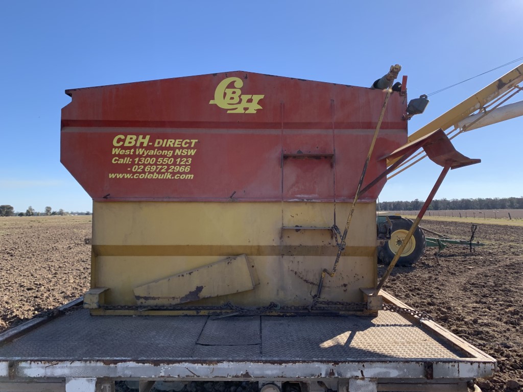 Lot 64 - Cole Seeder 2000, 14 Foot Grouper | AuctionsPlus