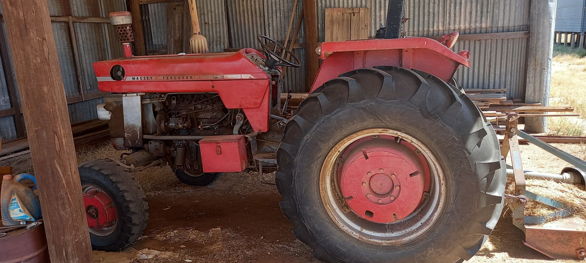 Lot 7 - MF 168 Tractor | AuctionsPlus