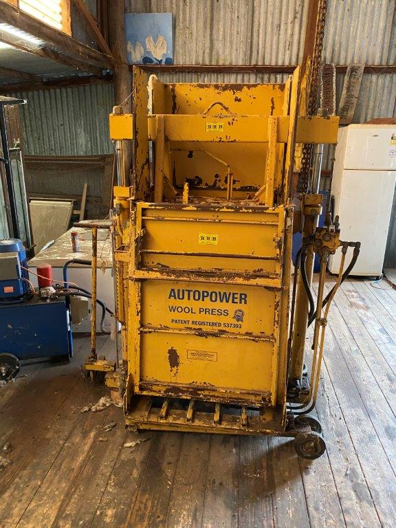 Lot 2 - Auto Power Woolpress | AuctionsPlus