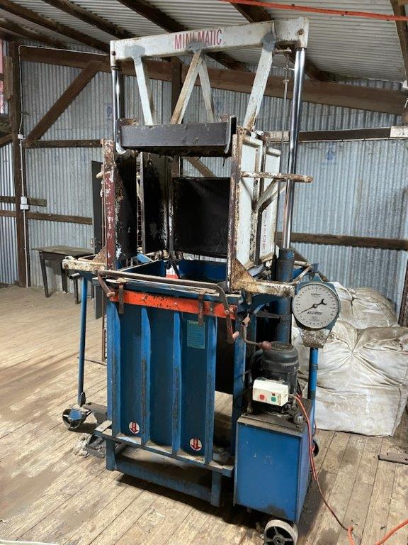 Lot 72 - Lyco Woolpress | AuctionsPlus