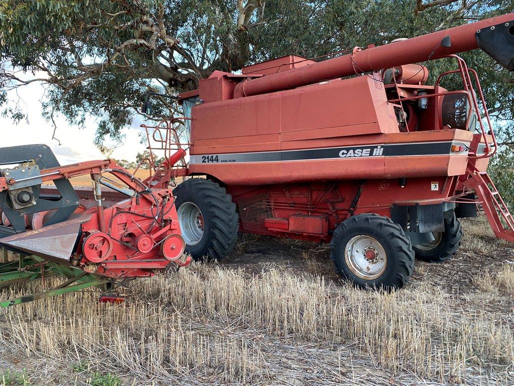 Lot 64 - Case 2144 Haeder with 25ft Front | AuctionsPlus