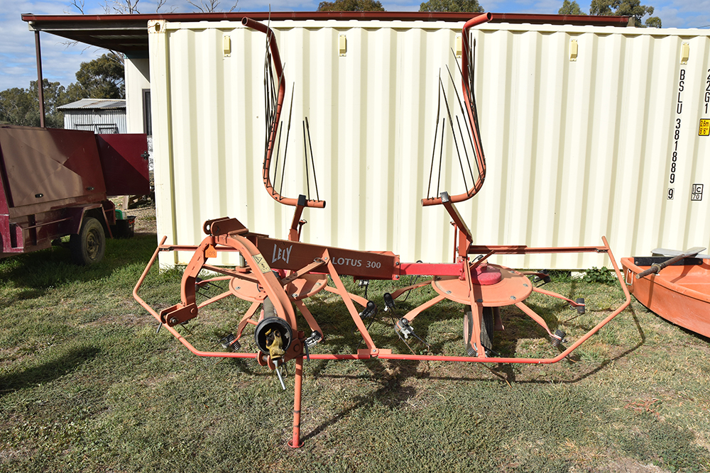 Lot 109 - Lely Lotus 300 tedder/rake | AuctionsPlus