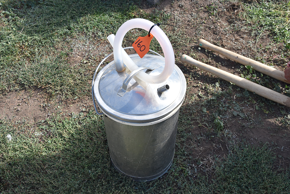 Lot 160 - Test bucket | AuctionsPlus