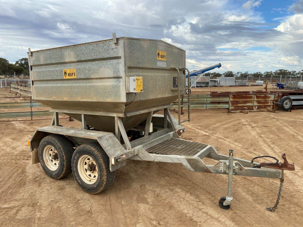 Lot 17 - Feed Cart | AuctionsPlus