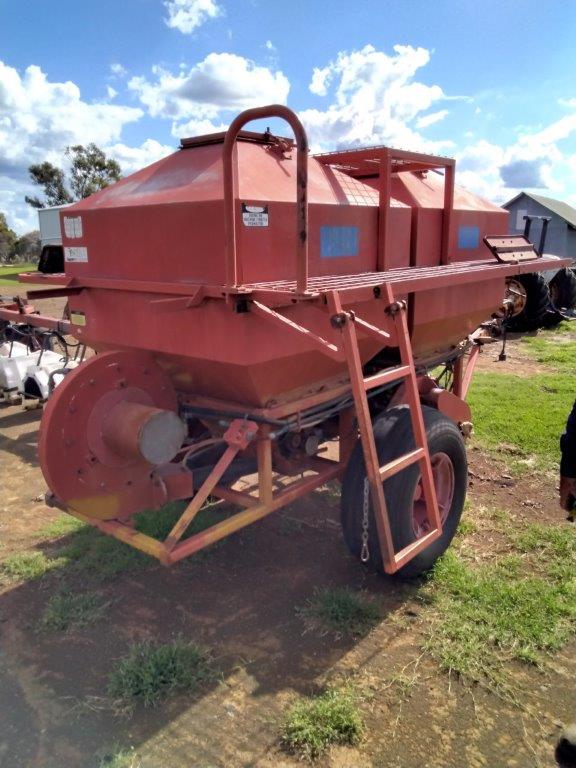 Lot 15 - Twin 1 Tonne Gyral SR Seeder | AuctionsPlus