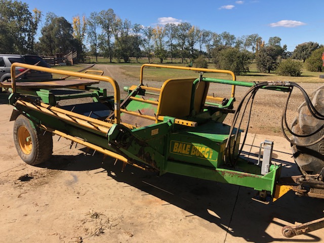 Lot 249 - Round Bale Buggy Feed Out Wagon | AuctionsPlus