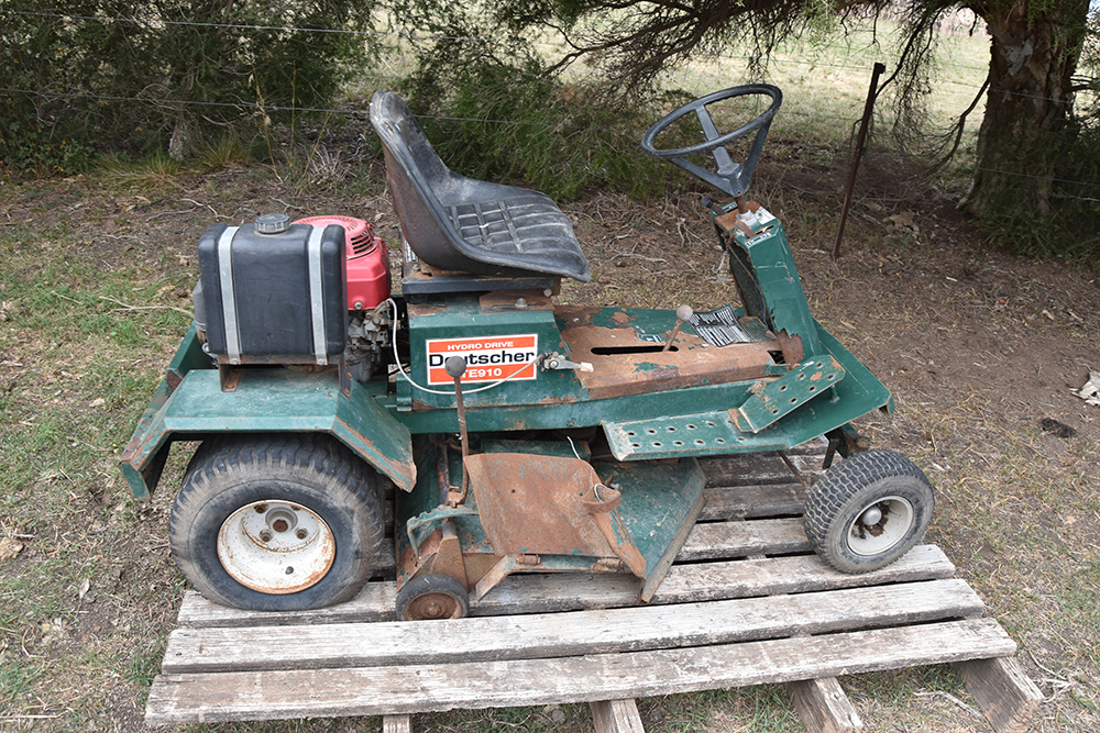 Lot 264 - Deutscher TE910 ride on mower | AuctionsPlus