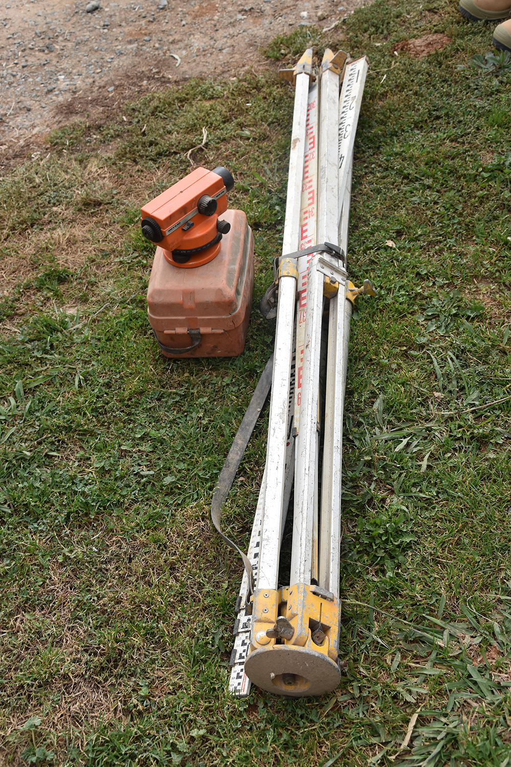 Lot 326 - Dumpy level | AuctionsPlus