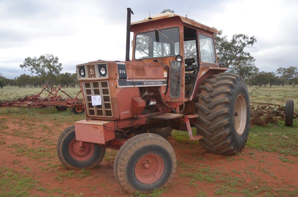 Lot 12 - International 976 tractor | AuctionsPlus