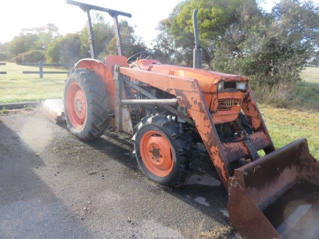 Lot 100 - Kubota L345DT Tractor with FEL | AuctionsPlus
