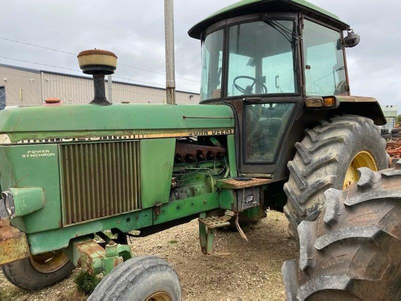 Lot 23 - John Deere 3140 tractor | AuctionsPlus