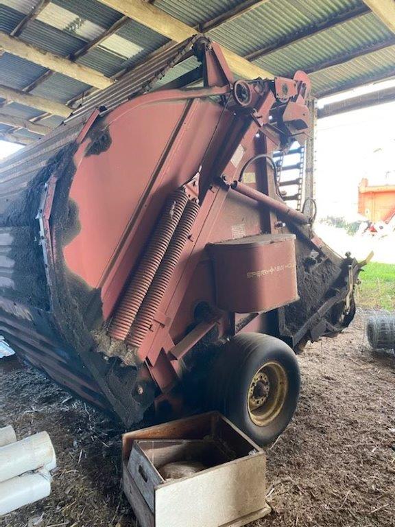 Lot 109 - New Holland 850 Baler | AuctionsPlus