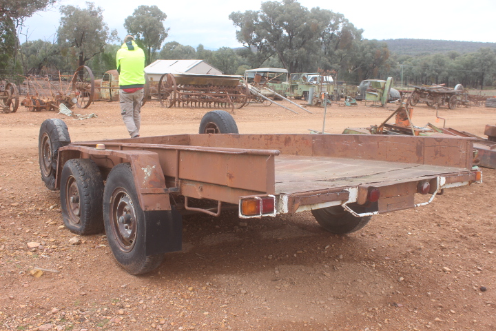 LOT 103 - Bogie Farm Trailer | AuctionsPlus