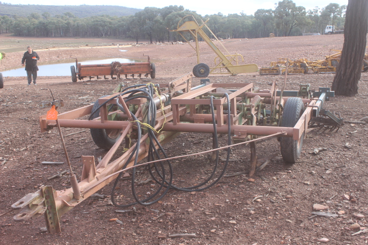 LOT 66 - Deep Ripper | AuctionsPlus