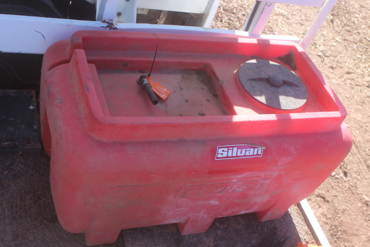 LOT 414 - Silvan 200lt Spray Tank | AuctionsPlus