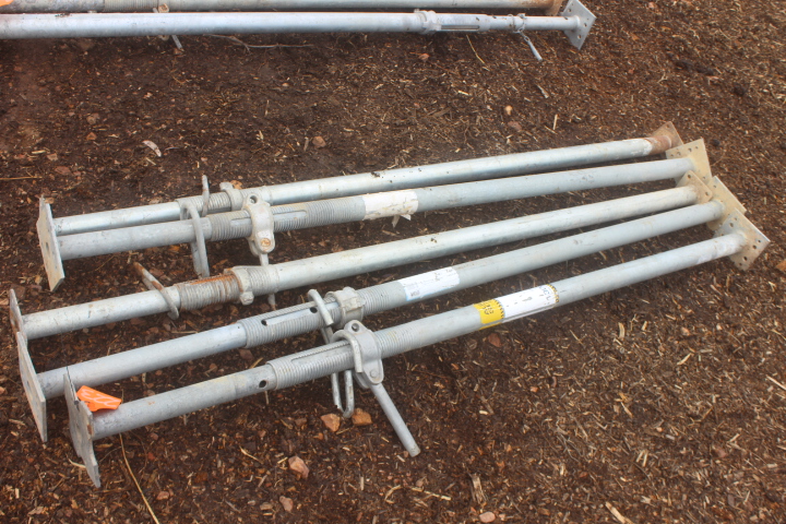 LOT 223 - 5 x No2 Aqua Prop's | AuctionsPlus