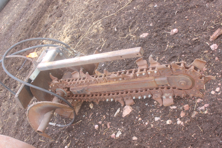 LOT 290 - Mini Dingo Chain Trencher | AuctionsPlus