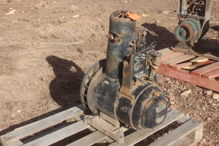 LOT 558 - Antique 32 volt Generator | AuctionsPlus