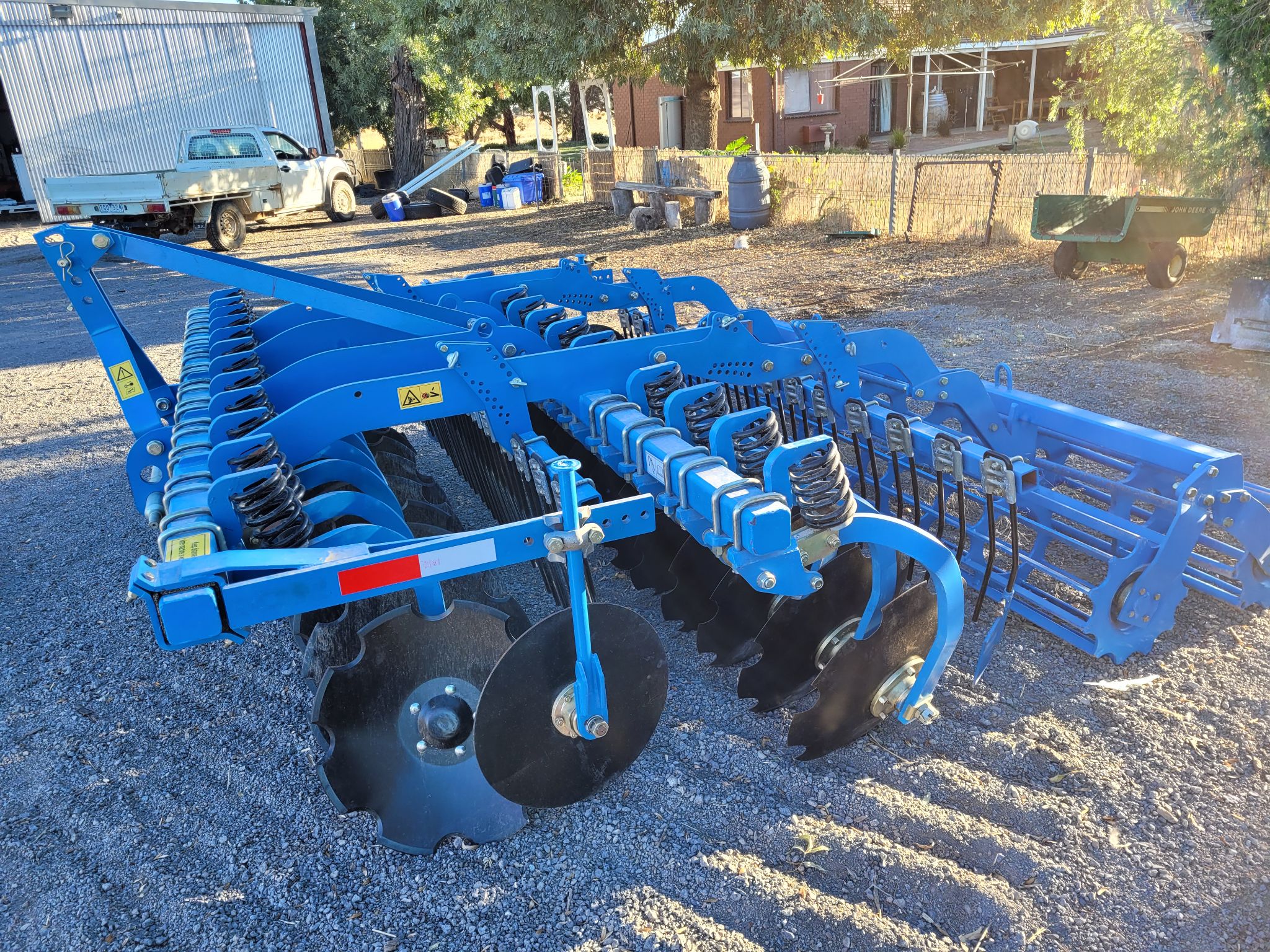 Lot 19 - New 3m Speed Disc | AuctionsPlus