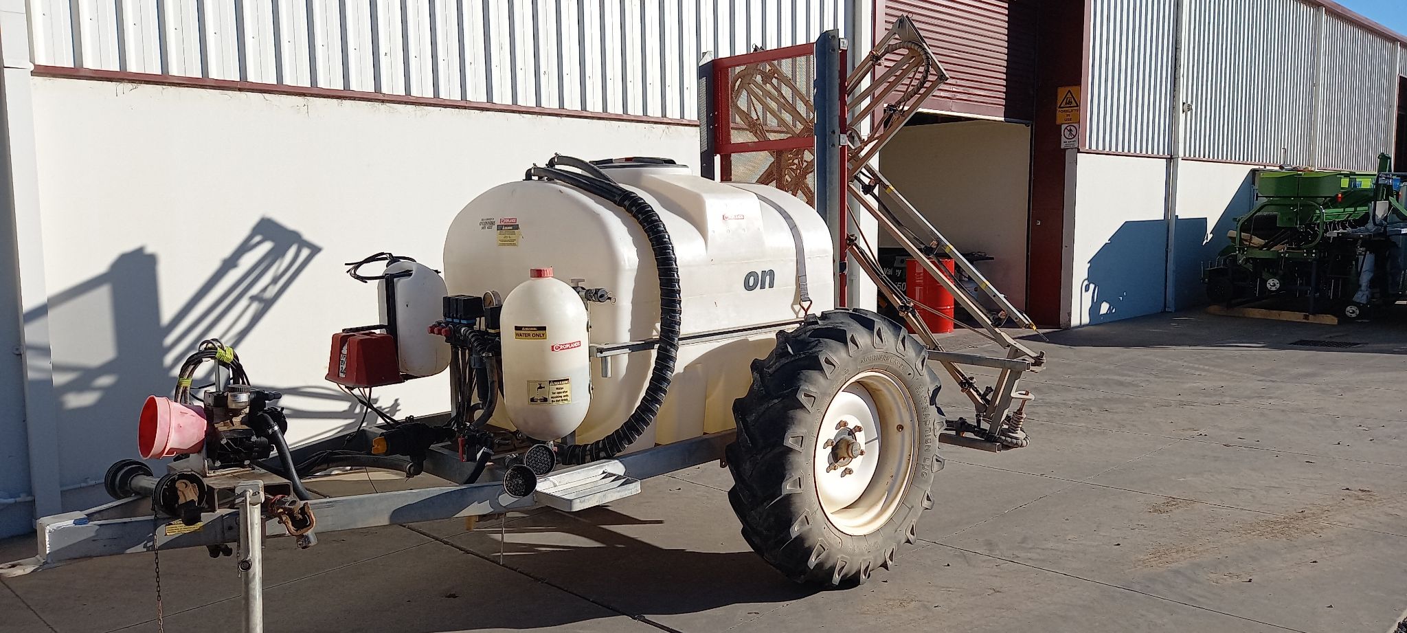 Lot 25 - Croplands Boom Spray | AuctionsPlus